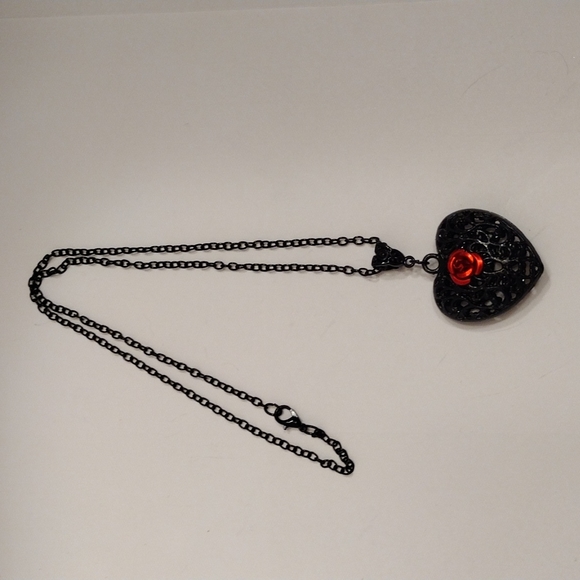 Jewelry | 3xhp Nwt Gorgeous Gothic Black Heart Faux Locket Red Rose ...